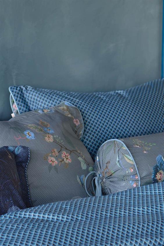 Køb PiP Studio sengetøj Kawai Flower Blue her
